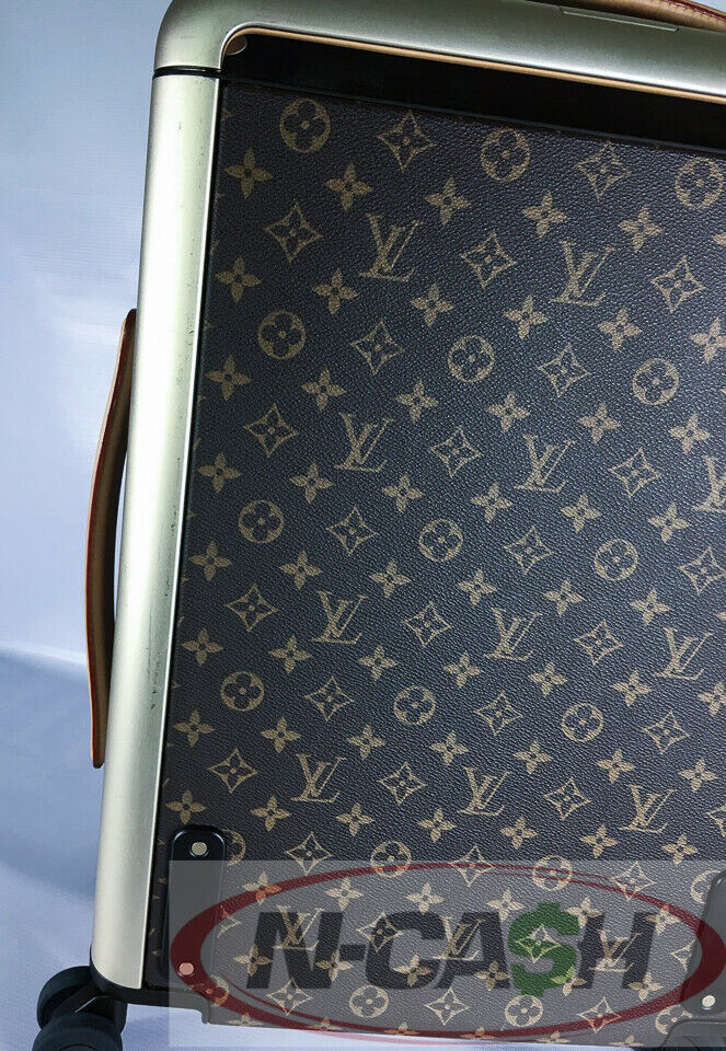 Louis Vuitton Horizon 50 Cover | semashow.com